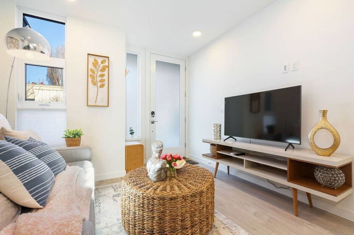 2br 2ba Capitol Hill Cozy Haven, Rooftop-near Stadium - Seattle, WA