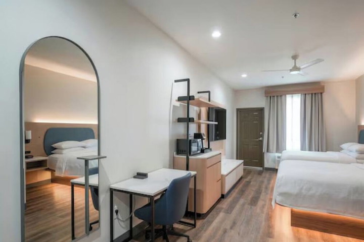 Balcony Room Retreat  Perfect For Travelers Looking To Enjoy Aransas Adventures - Aransas Pass, TX
