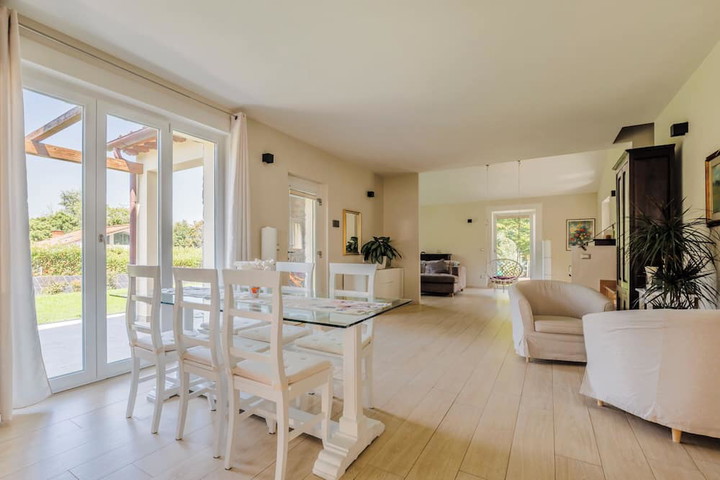 Nestled In The Green Hills, Just Minutes From The Walls Of Lucca - Lucca