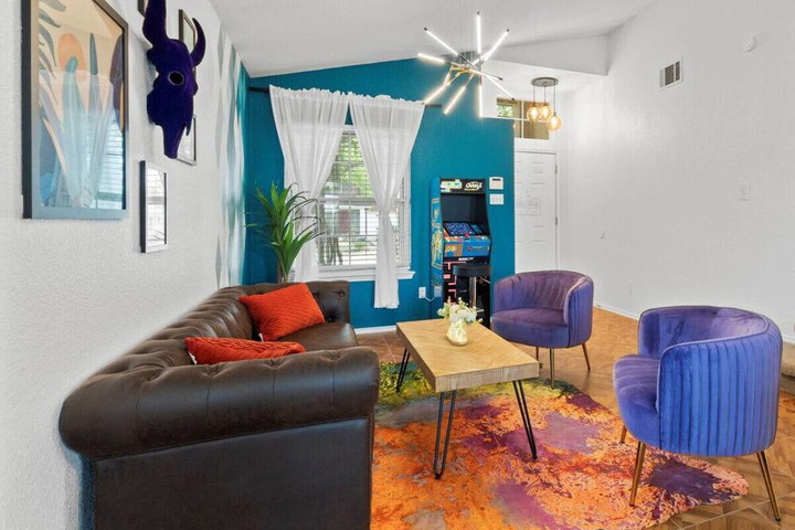 Near Kalahari, Cowboy Pool, Arcade, King Beds, Grill , Large Patio, Firepit - Round Rock, TX