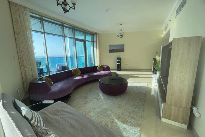 Sunny Beachfront Apartment In Ajman - Sharjah
