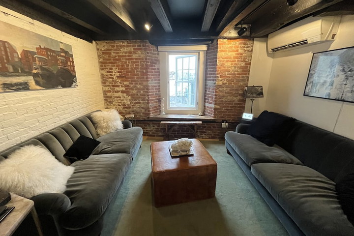 Historic Downtown Water-view Loft On Ceres Street - Portsmouth, NH