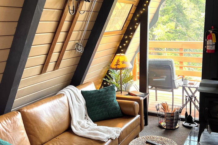 Romantic A-frame Cabin With Cedar Sauna, Private River And Scenic Views - Cashmere, WA