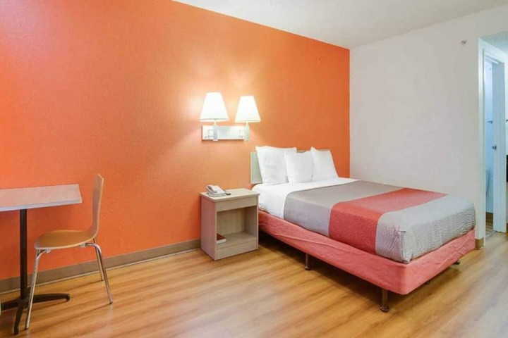 1 Cama Tamaño Queen | Microondas - Gig Harbor, WA