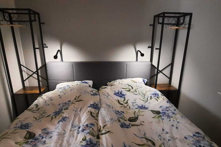 Chalet Called Jopie Is A Cozy Chalet 50 Meters From The Sea. - Westkapelle