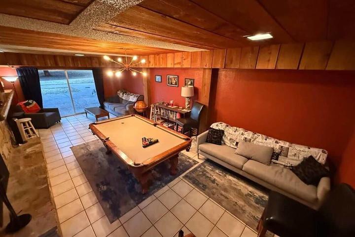 Book The Lodge-pool-hot Tub 4 King,14 Bed, Dine 24 - Lawton, OK