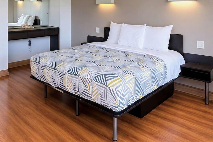1 King Bed | Non-smoking - Upland, CA