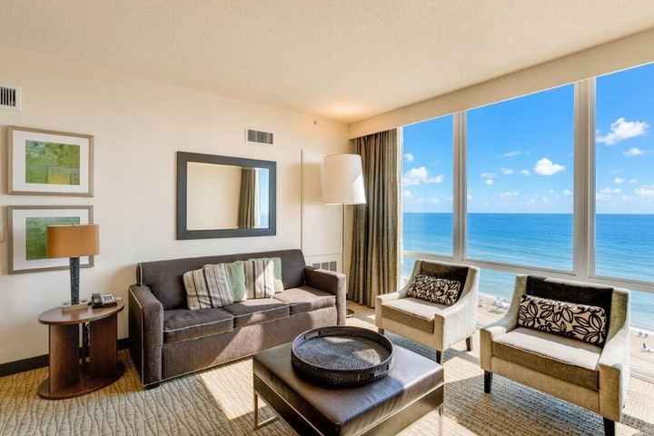 Virginia Beach | Oceanfront Balcony Stay | Pool & Beach | 1br - Virginia Beach, VA