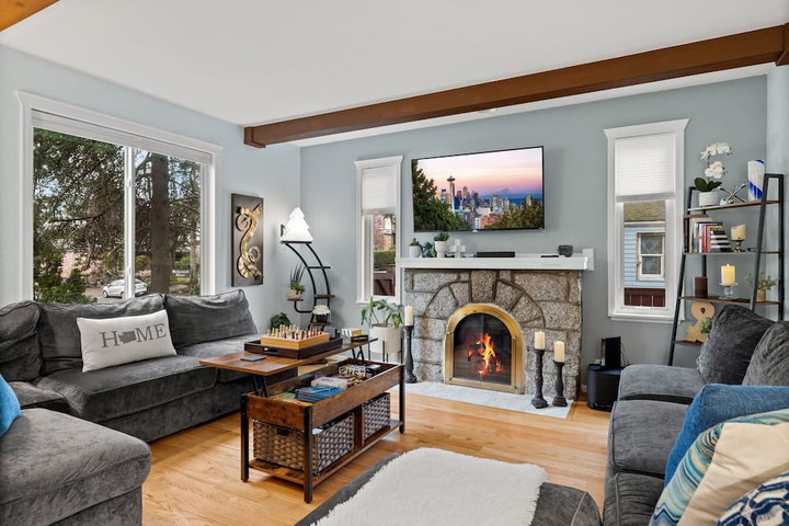 Walk 2 Light Rail-quiet-hottub-0.5 Mi 2 Airport-food, Shopping, Fun! - Des Moines, WA