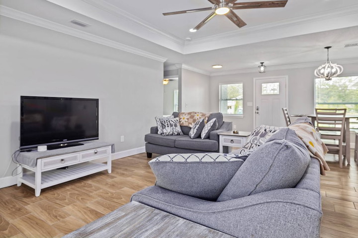 Scallop Season Brand-new Coastal Retreat  Near Weeki Wachee, Pine Island Beach & Top Attractions! - Weeki Wachee, FL