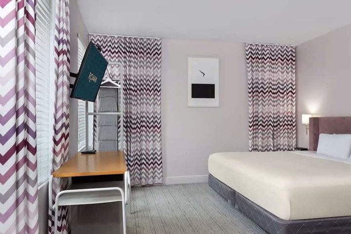 Roami At Hotel Astor | Pool | Miami Beach 1bed - Key Biscayne, FL