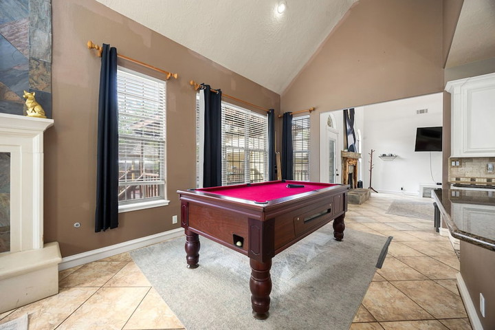 Spacious Spring Retreat- Family Friendly + Patio + Fast Wifi - The Woodlands, TX