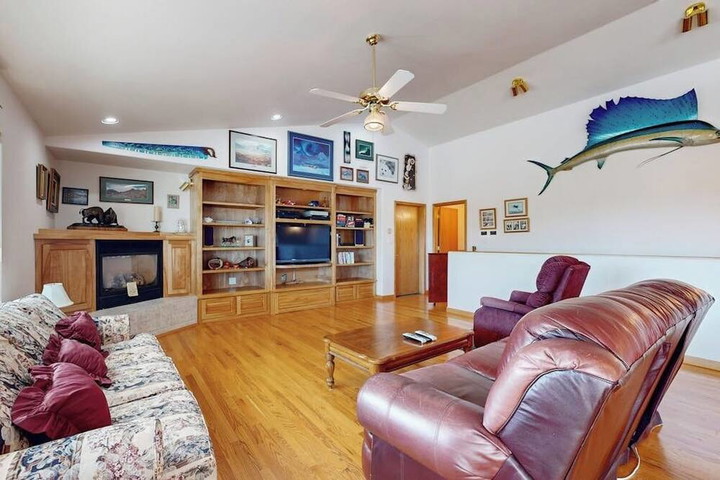 Spacious Home With Pool Table, Wifi, Patio - Close Proximity To Flathead Lake - Kalispell, MT