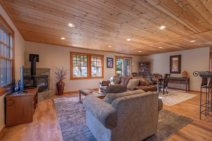 Walk To Beach & Tahoe City Restaurants, Hot Tub, Dogs Ok- Fairway Retreat - Tahoe City, CA