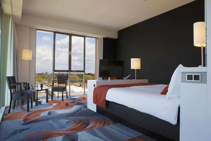 Ensuring A Very Comfortable & Memorable Stay! Parking - Helmond