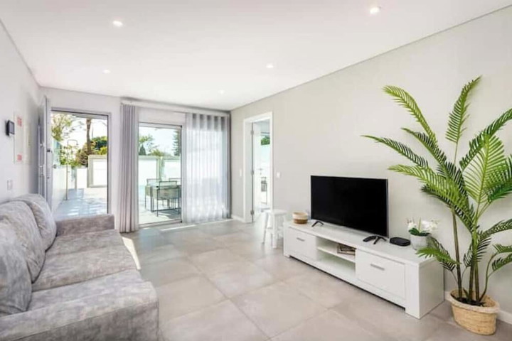 Three-bedroom Beach Apartment In Monte Gordo - Vila Real de Santo António