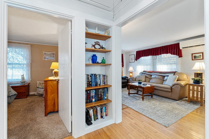 Charming Cottage Steps From Hulls Cove Beach & Entrance To Acadia! - Bar Harbor, ME