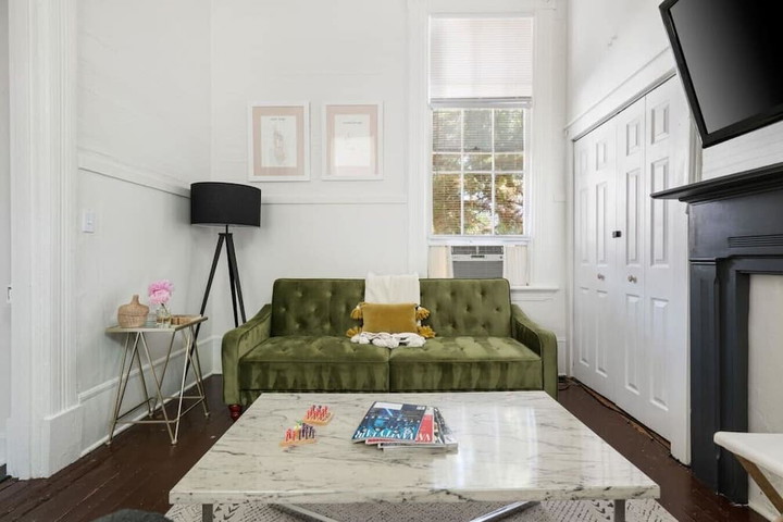 Walk Everywhere Downtown - 1bed/1bath Charleston Retreat - Dining & Nightlife - Charleston, SC