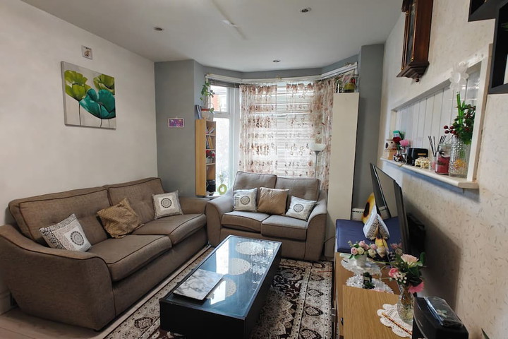 Single Room In Manchester's Famous Curry Mile - Manchester