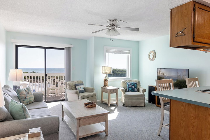 Pebble Beach A-204, Oceanfront Condo In Emerald Isle, Nc! - Emerald Isle, NC