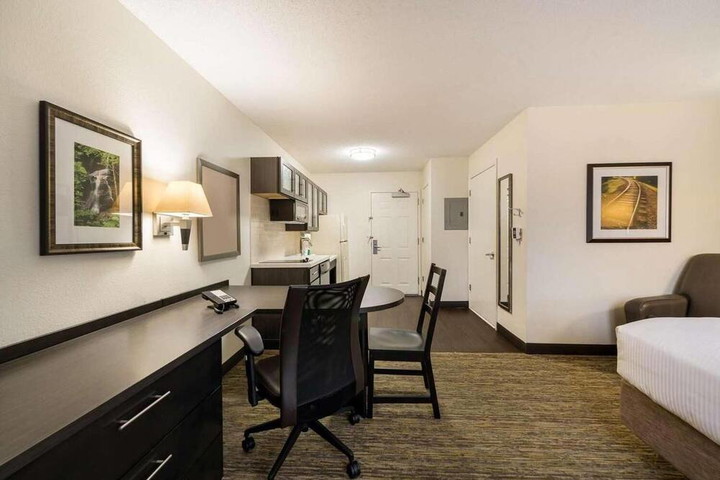 Close To Virginia Air Space Center | 1 Br Suite | Pet-friendly - Hampton, VA