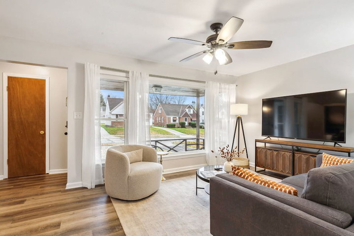 Family Retreat Near Cleveland Clinic W/ Game Room - Cleveland Heights, OH