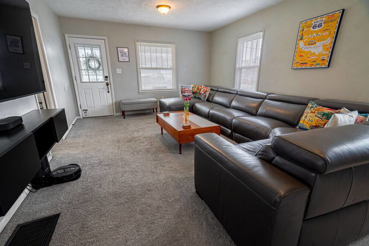 2041 W College St., Springfield, Mo 65806, Usa - Springfield, MO