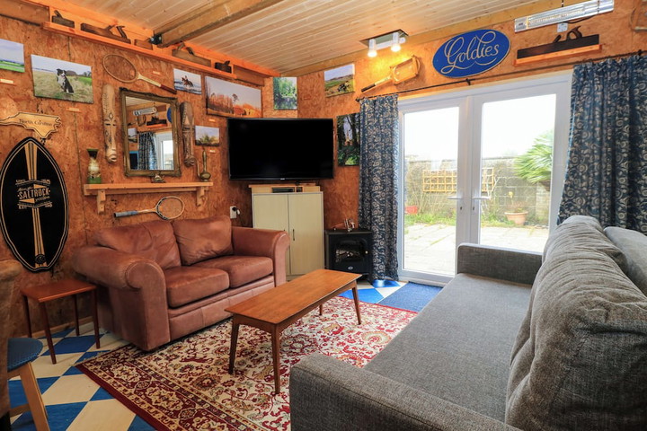 The Games Room, Pet Friendly, With A Garden In Bracklesham Bay - West Sussex