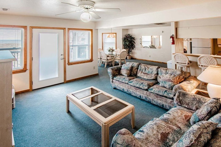 Spacious 2br Condo W/ Beach Access - Duck, NC