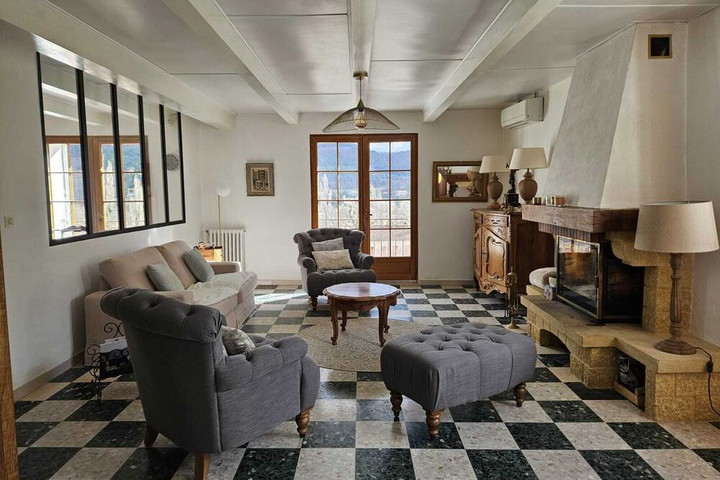 Maison De Famille Au Centre Du Village Avec Un Jardin Privatif - Montbrun-les-Bains