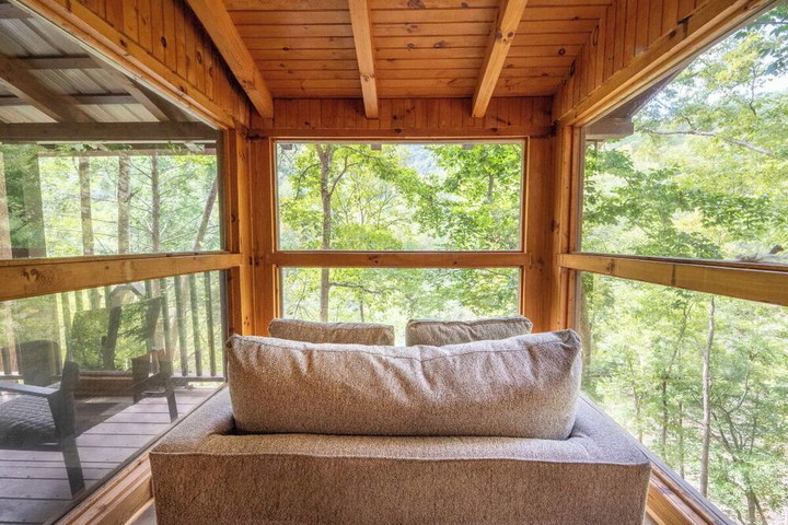 Pet-friendly 1bd Cabin W/ Hot Tub! Fire Pit + Bbq! - Townsend, TN