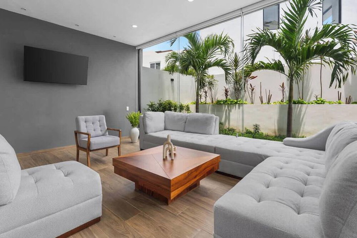 4br Villa With Private Pool, Jacuzzi + Beach Club - Bucerías