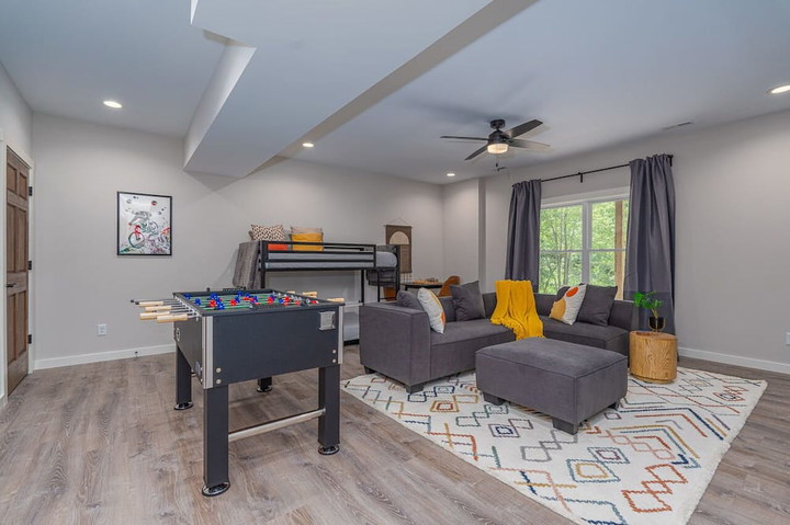 Stunning Luxury Home: Majestic Massanutten Views With New Hot Tub - Massanutten, VA