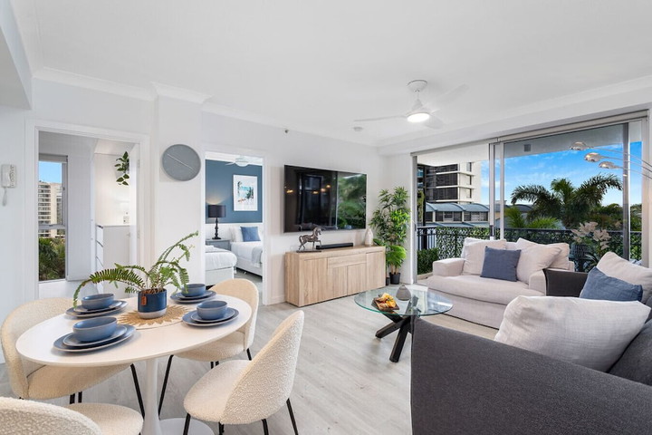 `Elegant Coastal Home From Home` By Inn Paradise - Gold Coast