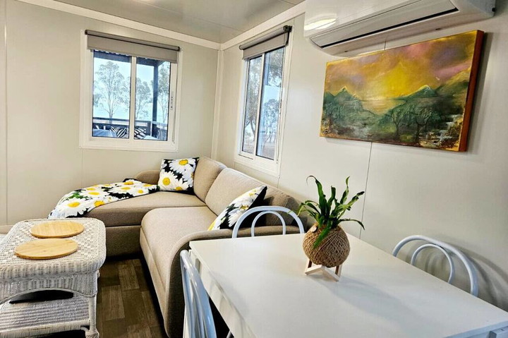 Cottage By The Lake - Pet Friendly - Gippsland