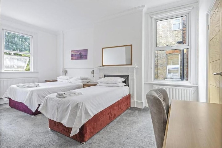 Charming Double Room With Private Bathroom In A Welcoming North London Guesthouse - Barnet