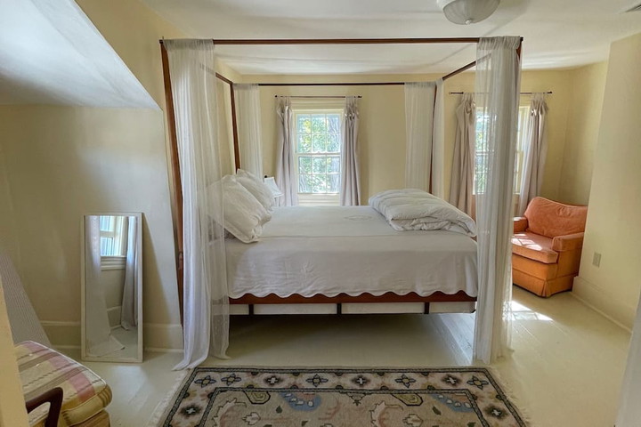 Apartment In Historic Harbor Overlooking The Harbor - Rhode Island