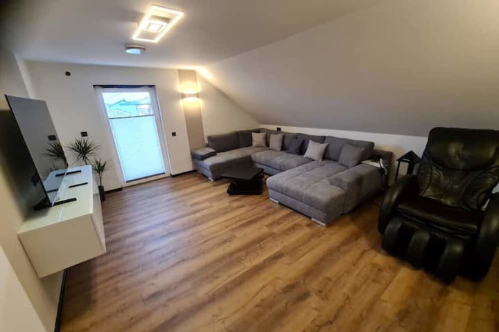 Deluxe Apartment - With 140 Sqm & With Roof Terrace & Private Garden - Straubing
