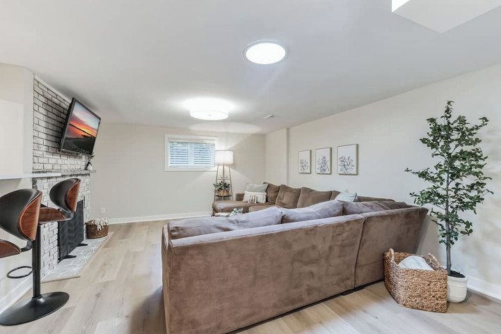Your Peaceful Minnetonka Home Base  Comfortable, Cozy & Conveniently Located - Eden Prairie, MN