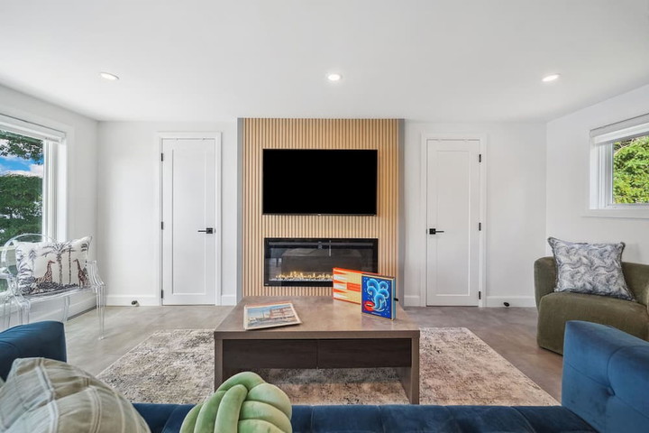 Charming Lakefront Cottage With Sauna, Fire Table & Sunset Views - Kawartha Lakes