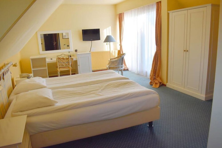 Castle Garden Paradise | Family-friendly Amenities | Near Gaiazoo - Herzogenrath