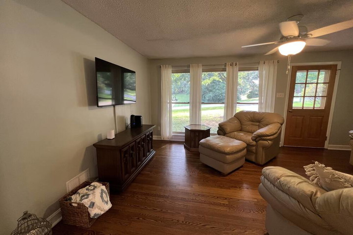 Cheerful, Relaxing Ranch In Quiet Neighborhood With Fire Pit - Hickory, NC