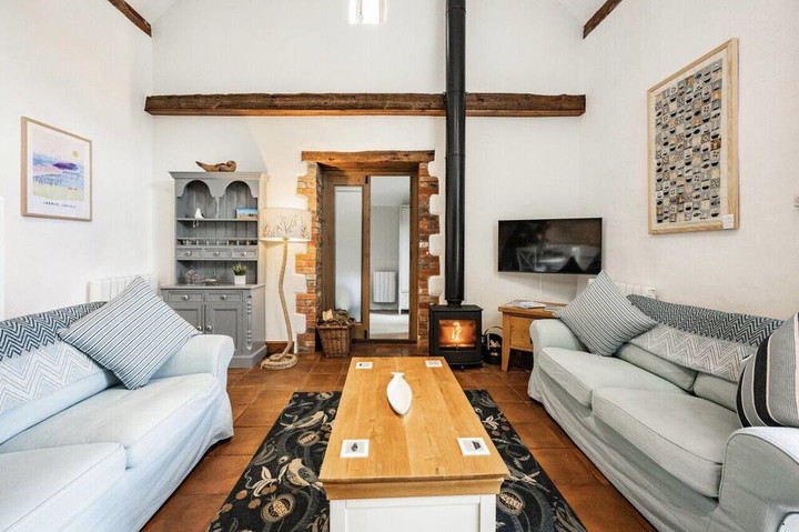 A Beautiful Barn Conversion In The Charming Village Of Langham - Blakeney