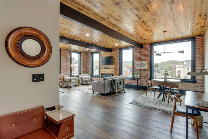 Luxurious Downtown Murphy Vacation Rental Loft! - Murphy, NC