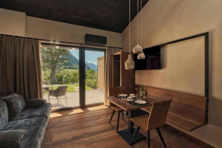 Exclusive 2-bedroom Chalet With Infinity Pool - Bolzano