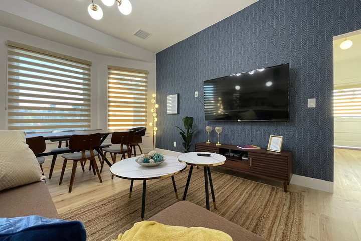 Grandiose 3b2b Modernized Home - Pasadena, CA