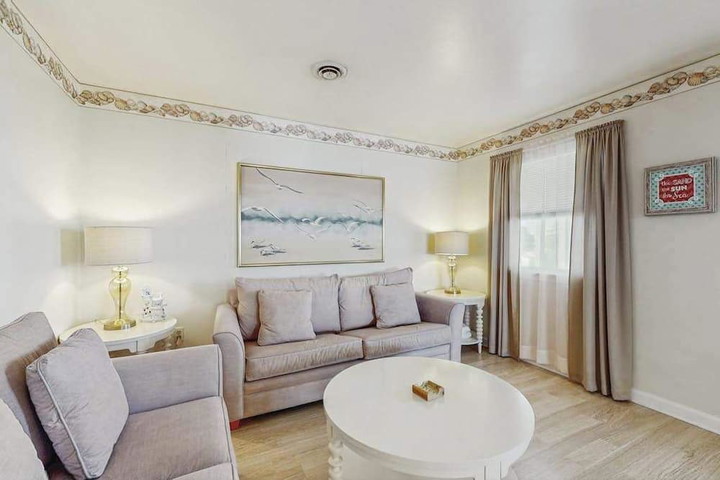 Fenwick Island Condo On 2nd Floor W/free Wifi, Washer/dryer, Central Ac, & Cable - Fenwick Island, DE