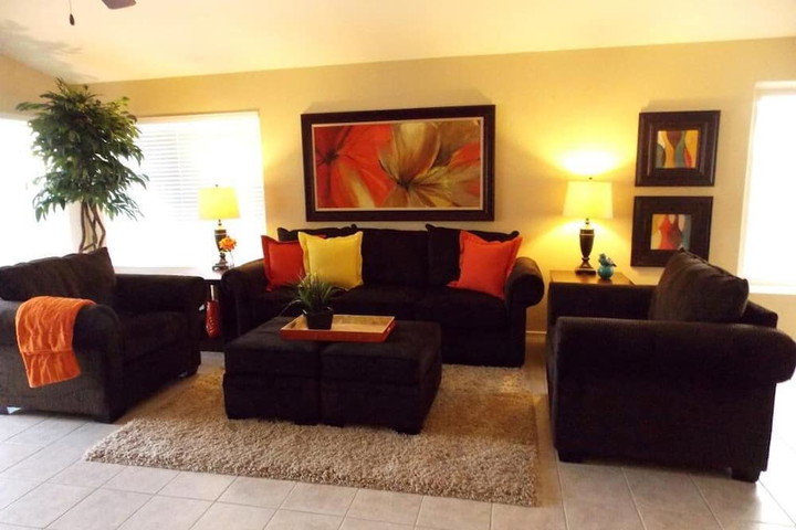 Super Remarkable Home, Professionally Decorated - Peoria, AZ