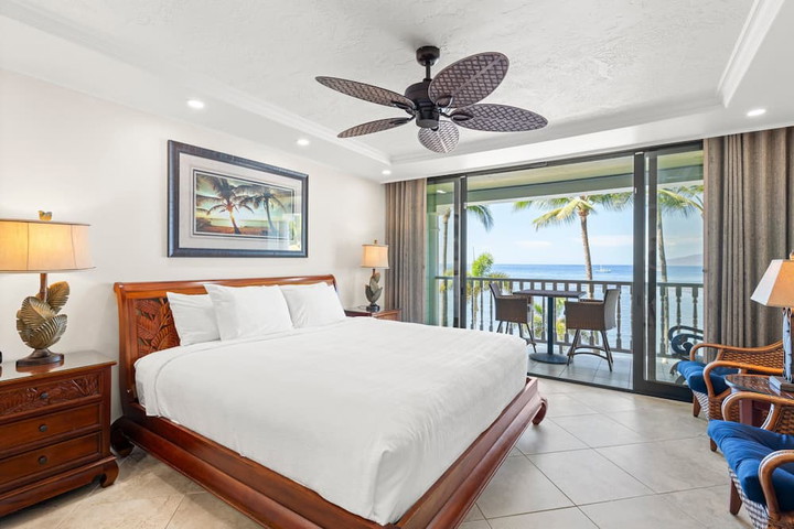 New Listing - Lahaina Shores 317, Beautiful Beachfront Location - Lahaina, HI
