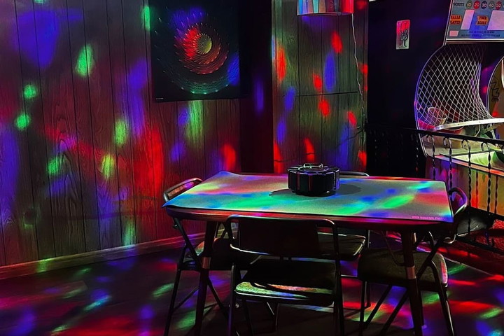 Groovy 1970s Home In Central Indiana With Basement Full Of Entertainment! - Carmel, IN